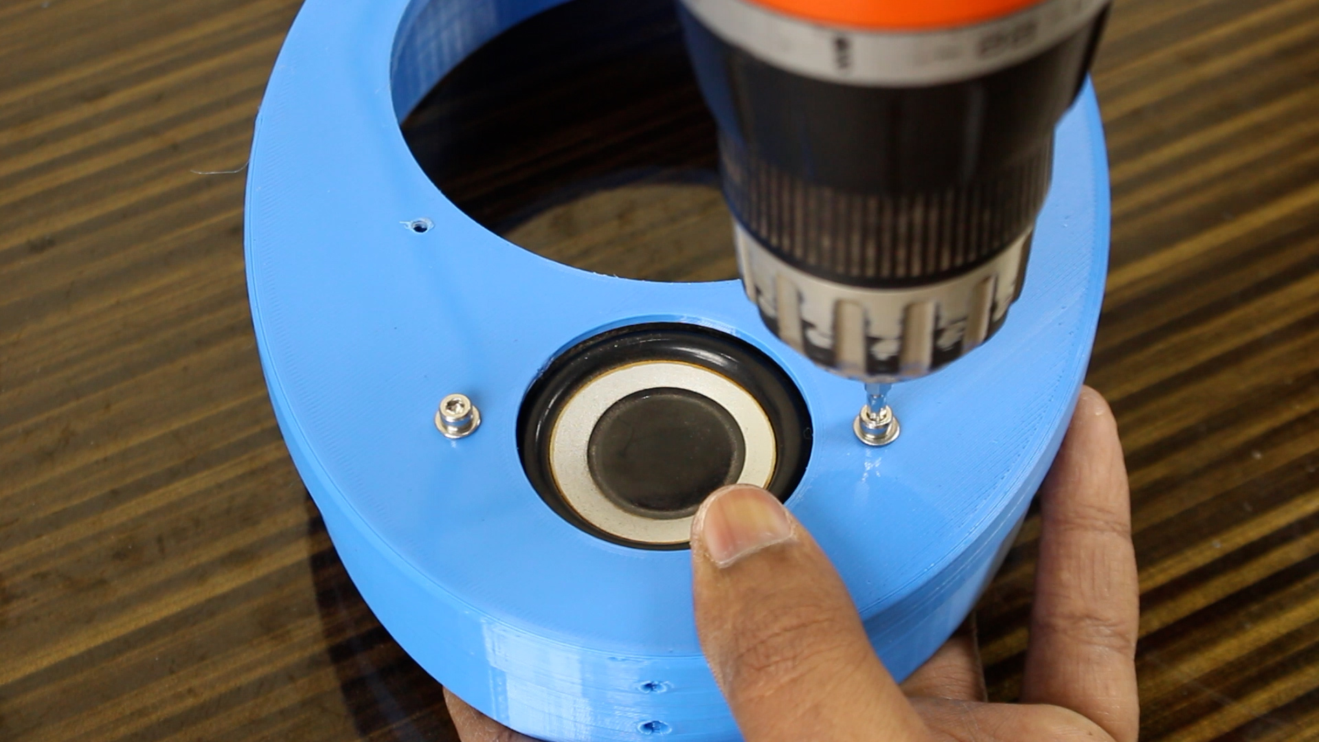 A Portable DIY Bluetooth Speaker: Let's Build - GEEKY SOUMYA
